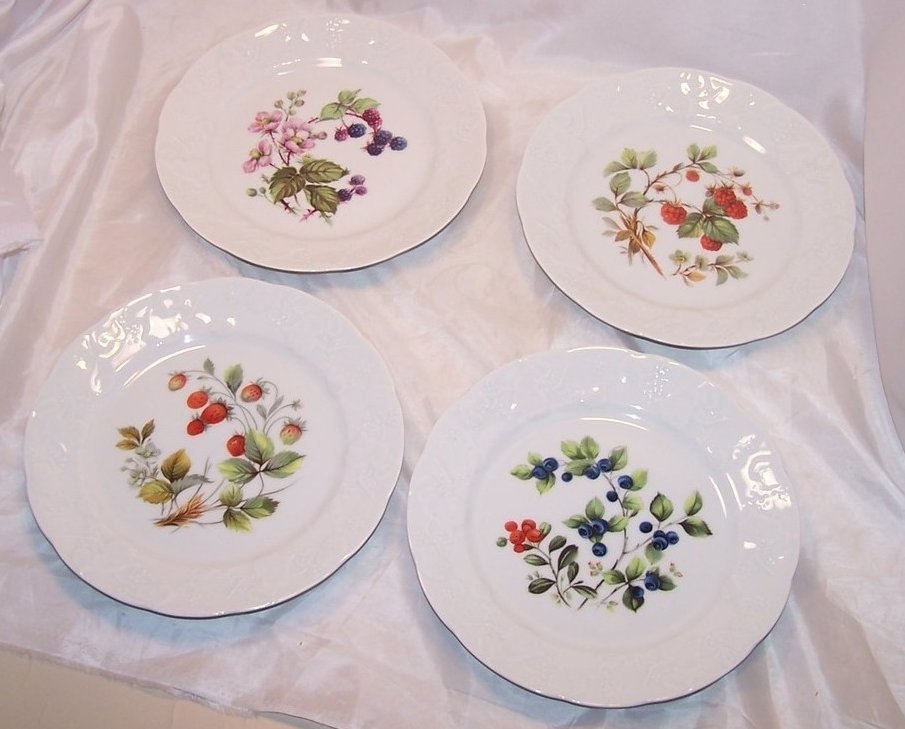 Dansk 4 Berry Designs Porcelain Dessert Plates, Plate France