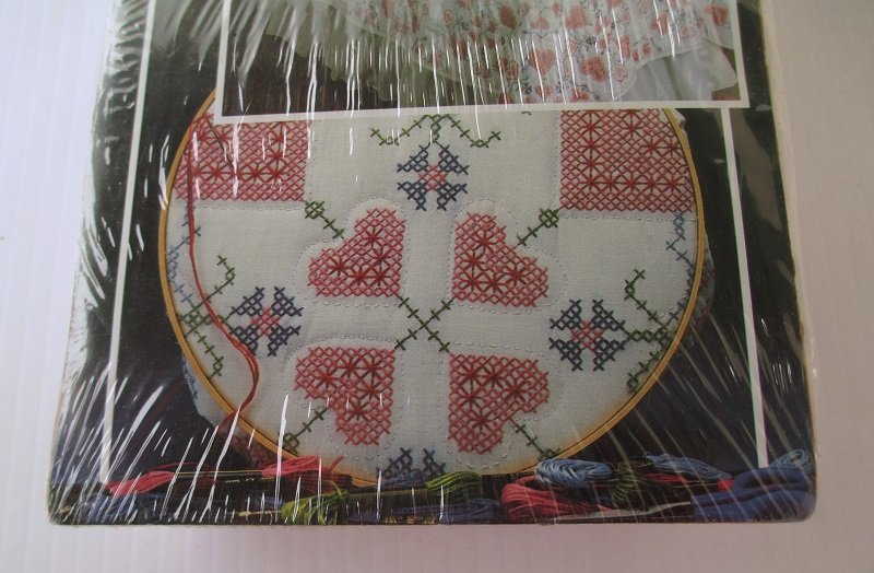 WonderArt Quilt Blocks, Unopened pack of 6, Cross My Hearts