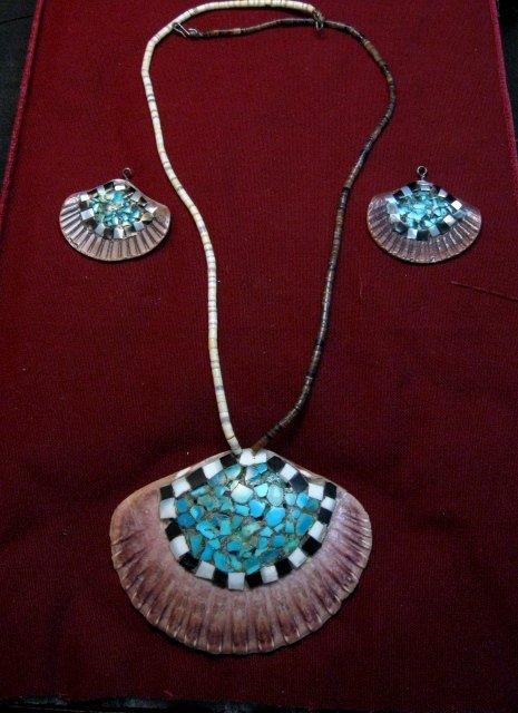 Vintage Santo Domingo Pueblo Turquoise Inlaid Shell Necklace and Earrings