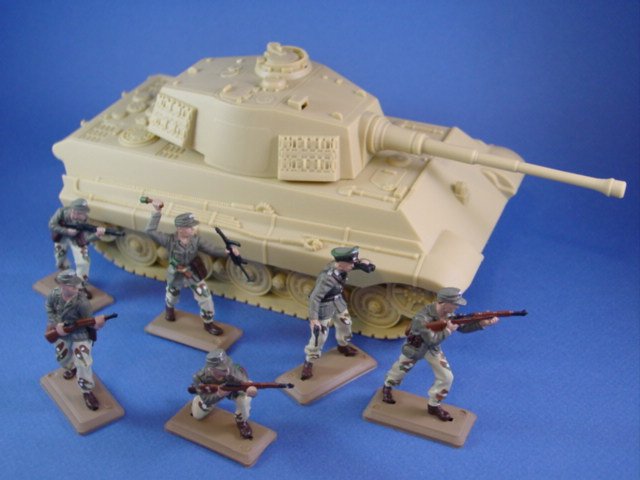 Britains Deetail DSG Toy Soldiers WWII German Afrika Korp Troops with ...