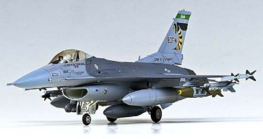 Plastic Model Kit 1/72 F16C ANG Aircraft Academy 12425