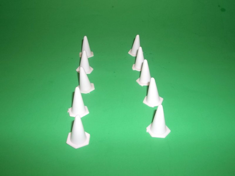 Set Of 10 White Plastic Road Cones