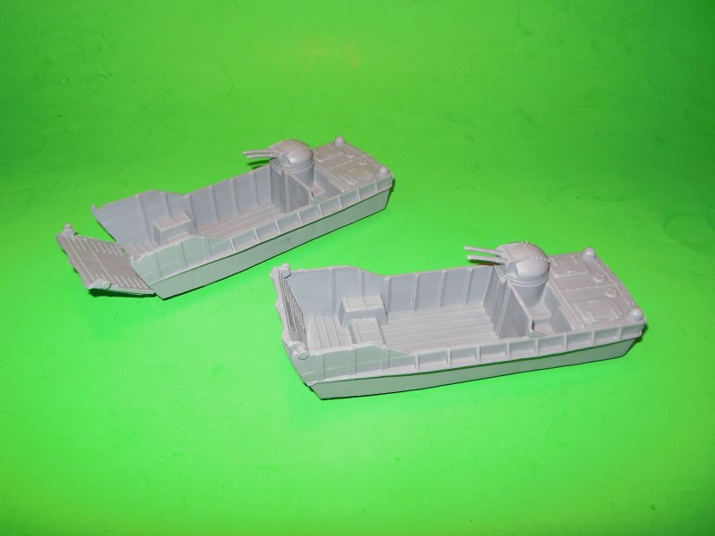 Marx Recast Pair Of Battleground Plastic Landing Craft