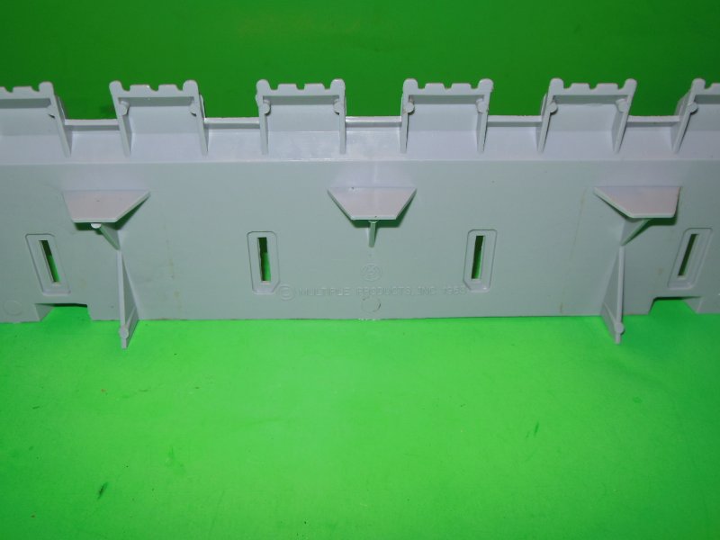 MPC Recast Plastic Medieval Castle Wall Sections Pair