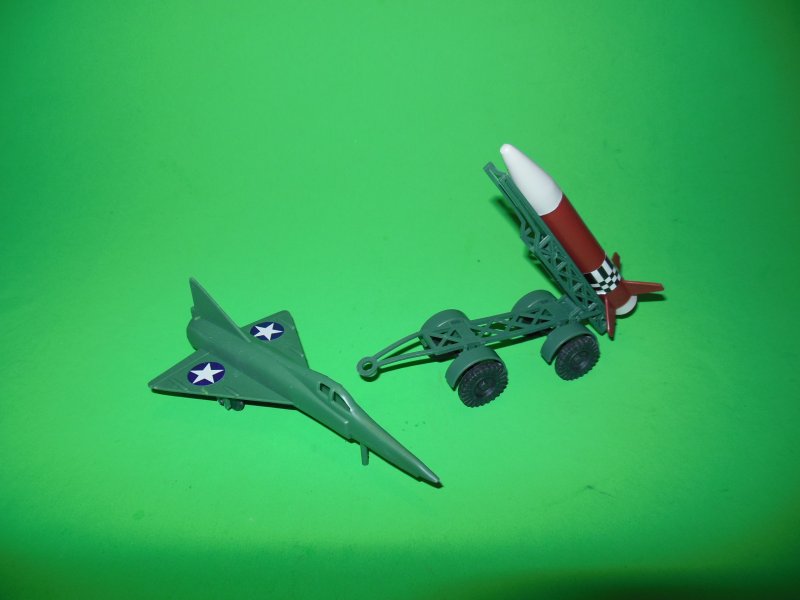 Modern Combat HO Mobile Missile Launcher Plastic Set 76810