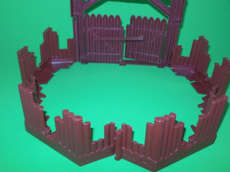 MPC Recast Western Stockade Style Plastic Fort